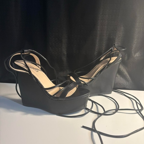 Shoes | Y2k Black Strappy Platform Wedges With Laceup Detailing ...